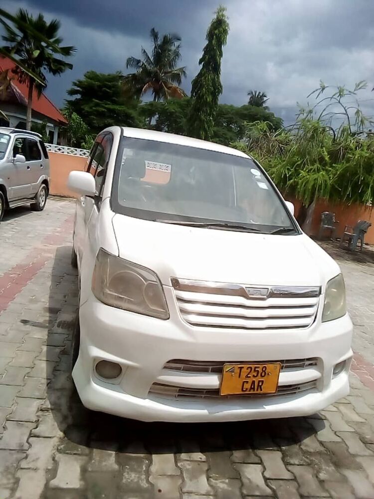 Noah new shape voxy | Kupatana