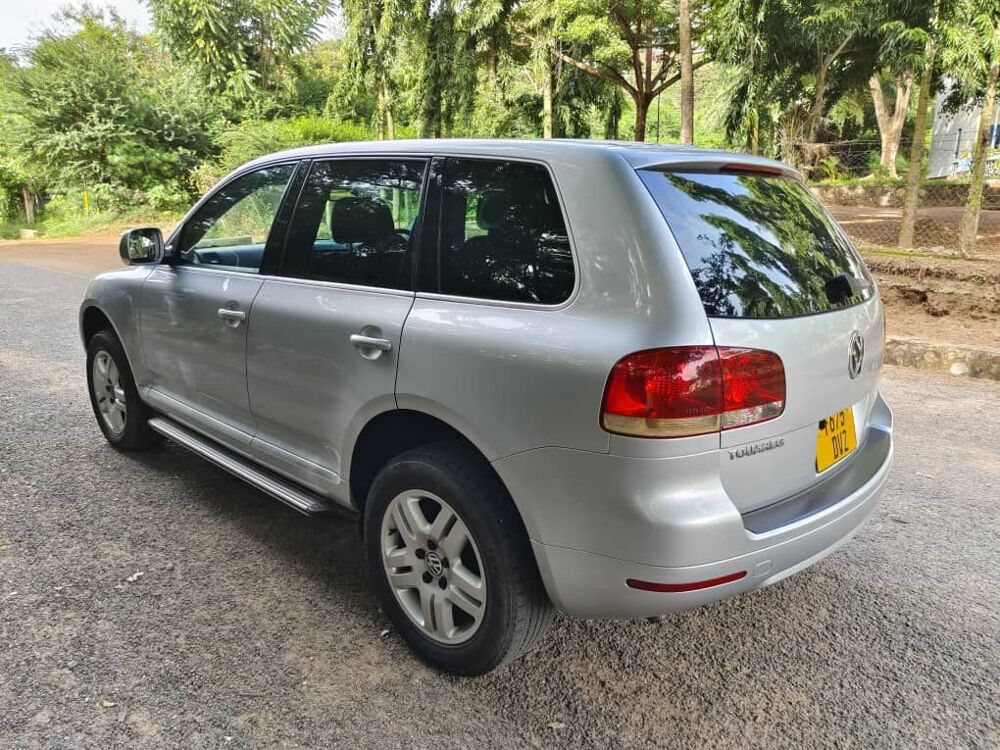 Volks Wagen Tourage | Kupatana