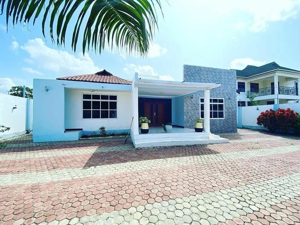 3 BEDROOM HOUSE BOKO MAGENGENI | Kupatana