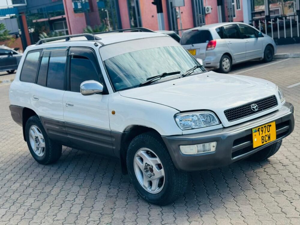 Toyota rava 4 ipo mwanza wai | Kupatana