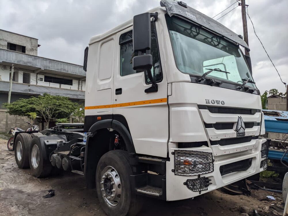 HOWO TRACTOR UNIT | Kupatana
