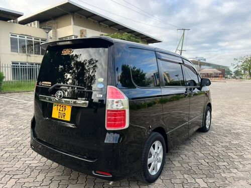 Toyota Noah new shape | Kupatana