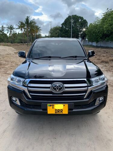 TOYOTA LANDCRUISER VX X8 | Kupatana