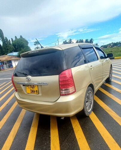 TOYOTA WISH CC..1700 GOLD | Kupatana