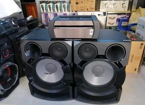 SONY SHAKE 30 WATTS 3000 AVAILABLE MUSIC | Kupatana