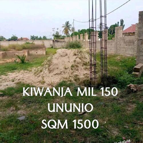 UWANJA UNAUZWA UNUNIO BEACH | Kupatana