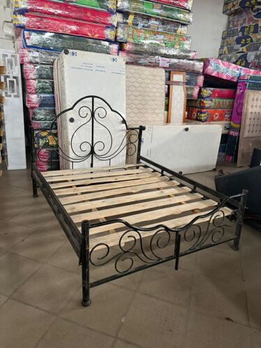 KITANDA KIZURI CHA CHUMA 5X6 | Kupatana