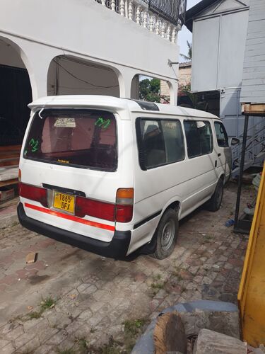 Hiace Nzuri 5L Manual Gear | Kupatana