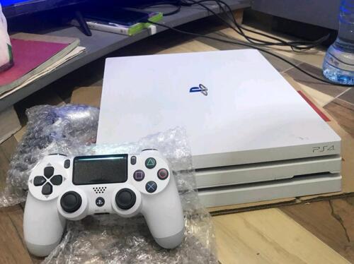 Ps4 Pro Complete With Two Controller | Kupatana