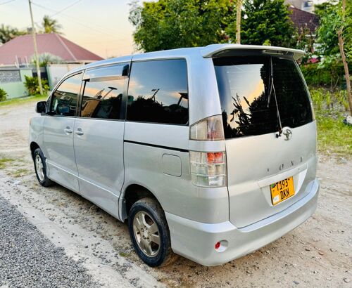 Noah new shape new model voxy | Kupatana