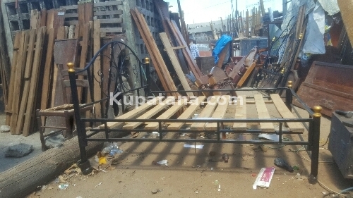 kitanda cha chuma kipya bei 200,000 | Kupatana