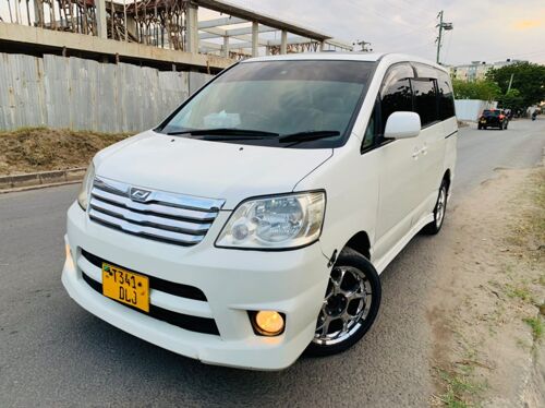 TOYOTA NOAH NEW SHAPE | Kupatana