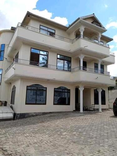 NYUMBA YA GOROFA INAUZWA IPOKARAKATA AIR ... | Kupatana