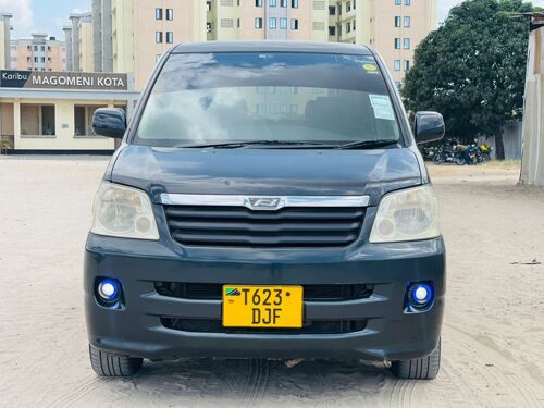 Noah new shape voxy | Kupatana